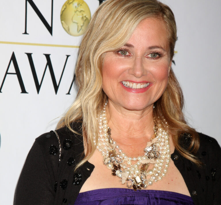 "Brady Bunch" Star Maureen McCormick Credits Family For Sobriety - The Fix